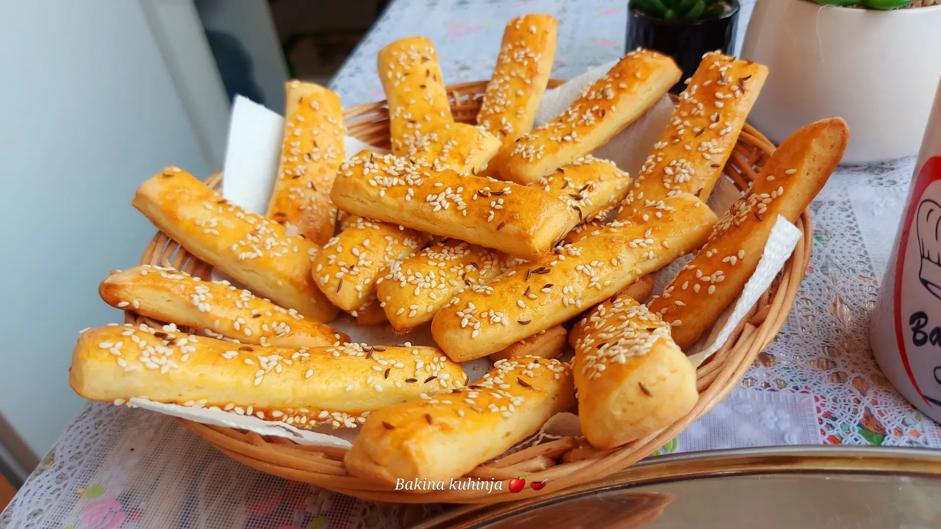 Grickalice iz bakine kuhinje: Slani štapići koji će nestati sa stola za tren oka